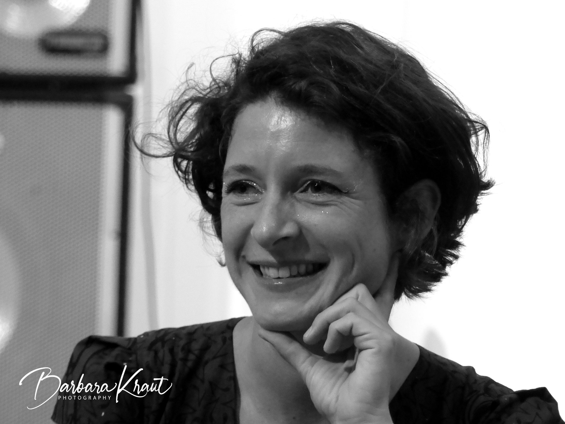 Musician, trapeze acrobat, composer, cross-over shows .. about Conny ...